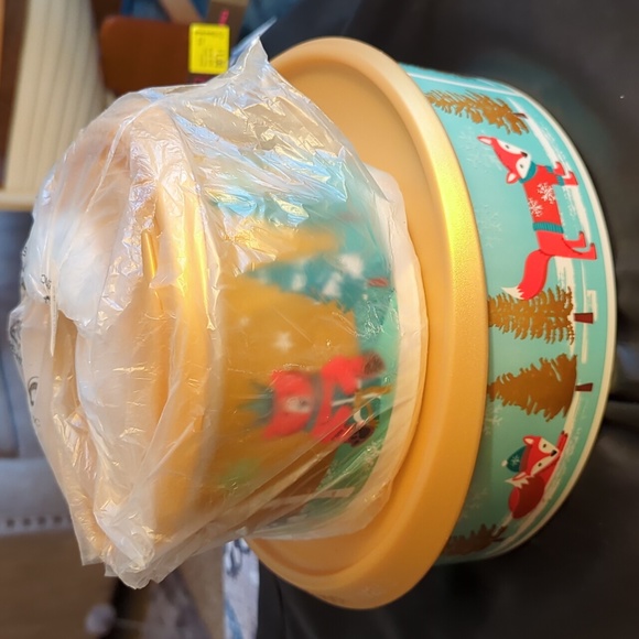 Tupperware | Kitchen | Tupperware Christmas 4 Piece Canister Set ...